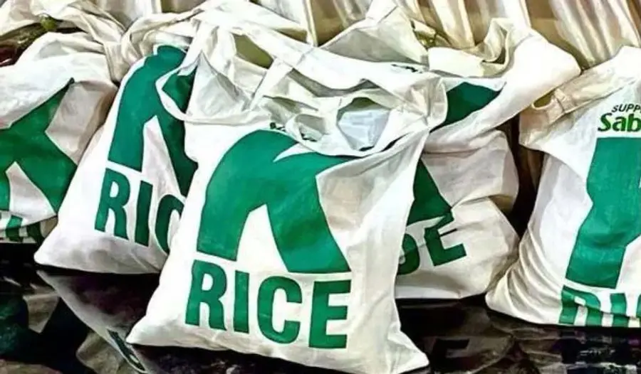 ഈ മാസംമുതൽ എട്ട്‌ കിലോ കെ റൈസ്‌ - Deshabhimani