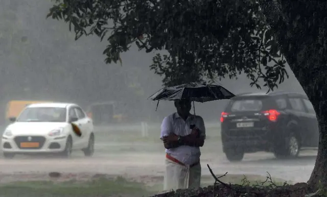Incessant rains lash Kerala; IMD issues 'orange alert' in nine districts - Deshabhimani
