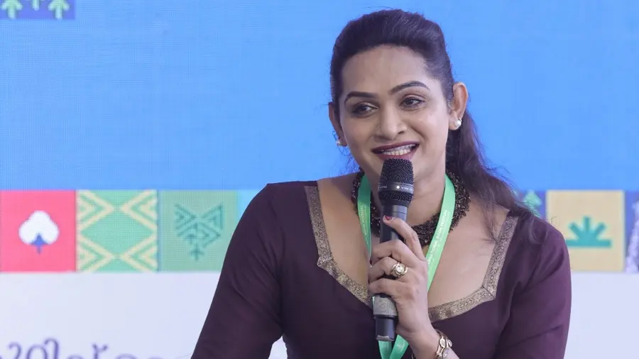 പ്രതിസന്ധികളെ നിശ്ചയദാർഢ്യം കൊണ്ട് തോൽപ്പിച്ച റിയ പറയുന്നു - Deshabhimani