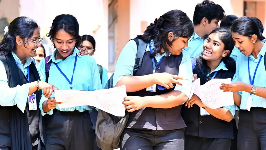 സംസ്ഥാനത്ത് എസ്എസ്എൽസി ഫലം പ്രഖ്യാപിച്ചു; 99.07 % വിജയം - Deshabhimani
