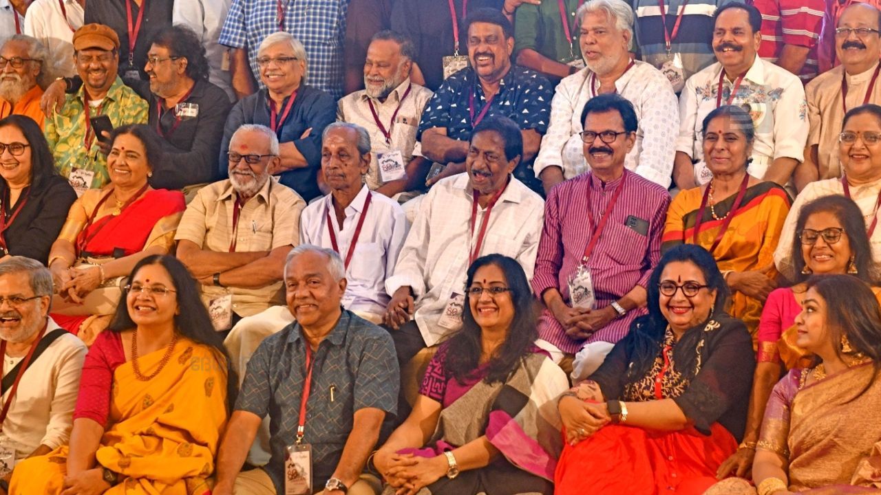 ശ്രീനിവാസൻ അന്തരിച്ചു; 48 വർഷം നീണ്ട സിനിമാ ജീവിതത്തിന് തിരശീല ...