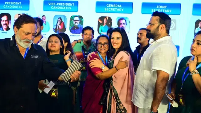 Shwetha Menon, Kukku Parameswaran win AMMA top posts - Deshabhimani