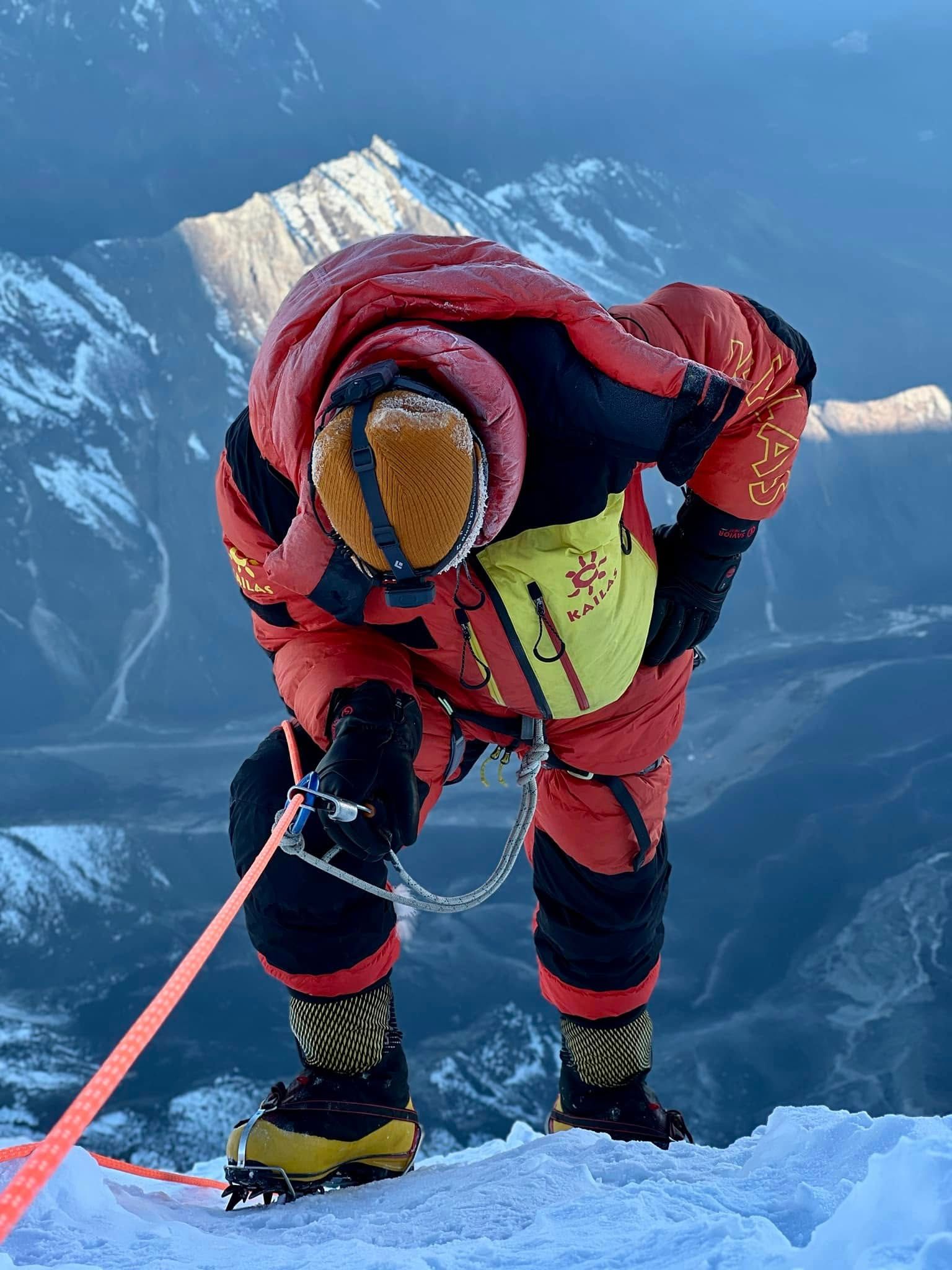 Bharath Thammineni Becomes First Indian to Summit All Nine of the World ...