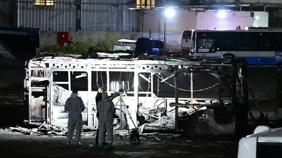 ഇസ്രയേലിൽ 3 ബസുകളിൽ സ്ഫോടനം; ആളപായമില്ല - Deshabhimani