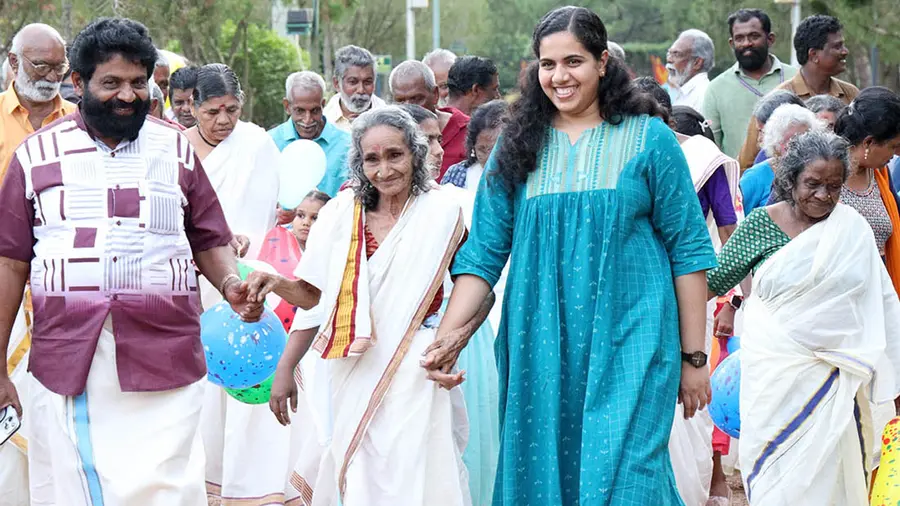 മാനവീയം; കേരളത്തിലെ ആദ്യ വയോജന സൗഹൃദ ഇടനാഴി - Deshabhimani