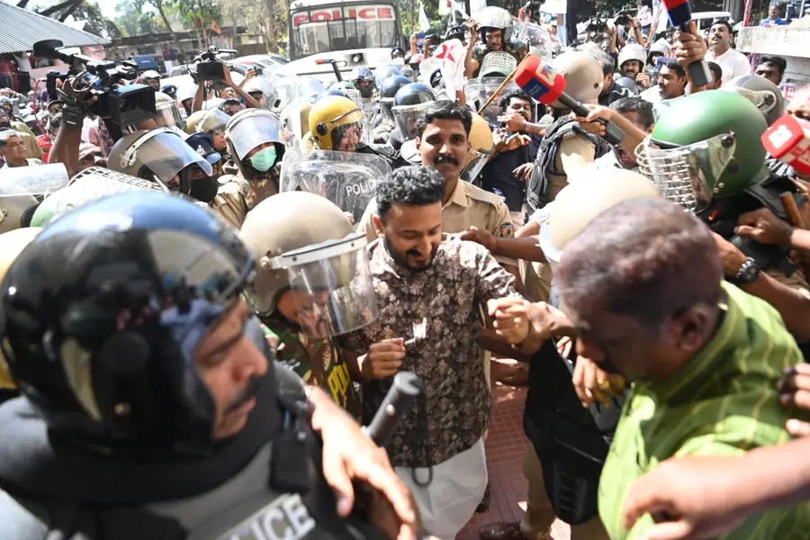 Slogans, Banners Against Mamkootathil; Police Produce Accused in Court ...