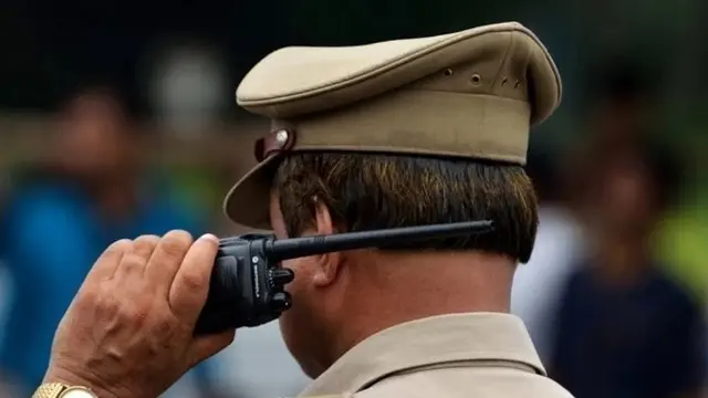 അമ്മയോട് പിണങ്ങി റെയിൽവേ ട്രാക്കിലൂടെ ഓടിമറഞ്ഞ് 11കാരൻ; മിന്നൽ വേ ഗത്തി ...