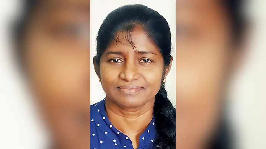 ചട്ടവിരുദ്ധ സ്ഥലംമാറ്റത്തെ എതിർത്തു; പ്രതികാരവുമായി സർക്കാർ - Deshabhimani