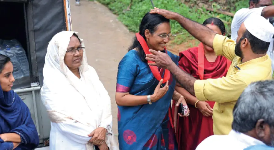 ഷീന മാത്യുവിന്റെ പര്യടനത്തിന്‌ ആവേശത്തുടക്കം - Deshabhimani